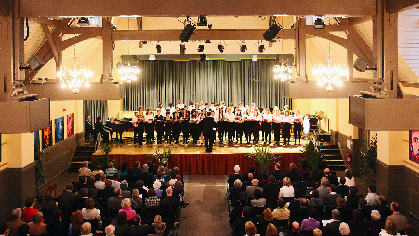 School Music Tours Abroad & UK | Bands, Choirs & Orchestras | Rayburn Tours