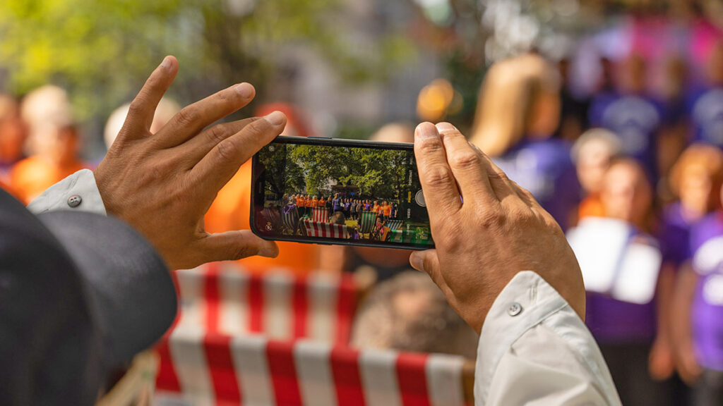 Gathering an Audience: Awesome Tips on Hitting the Right Note - Rayburn ...